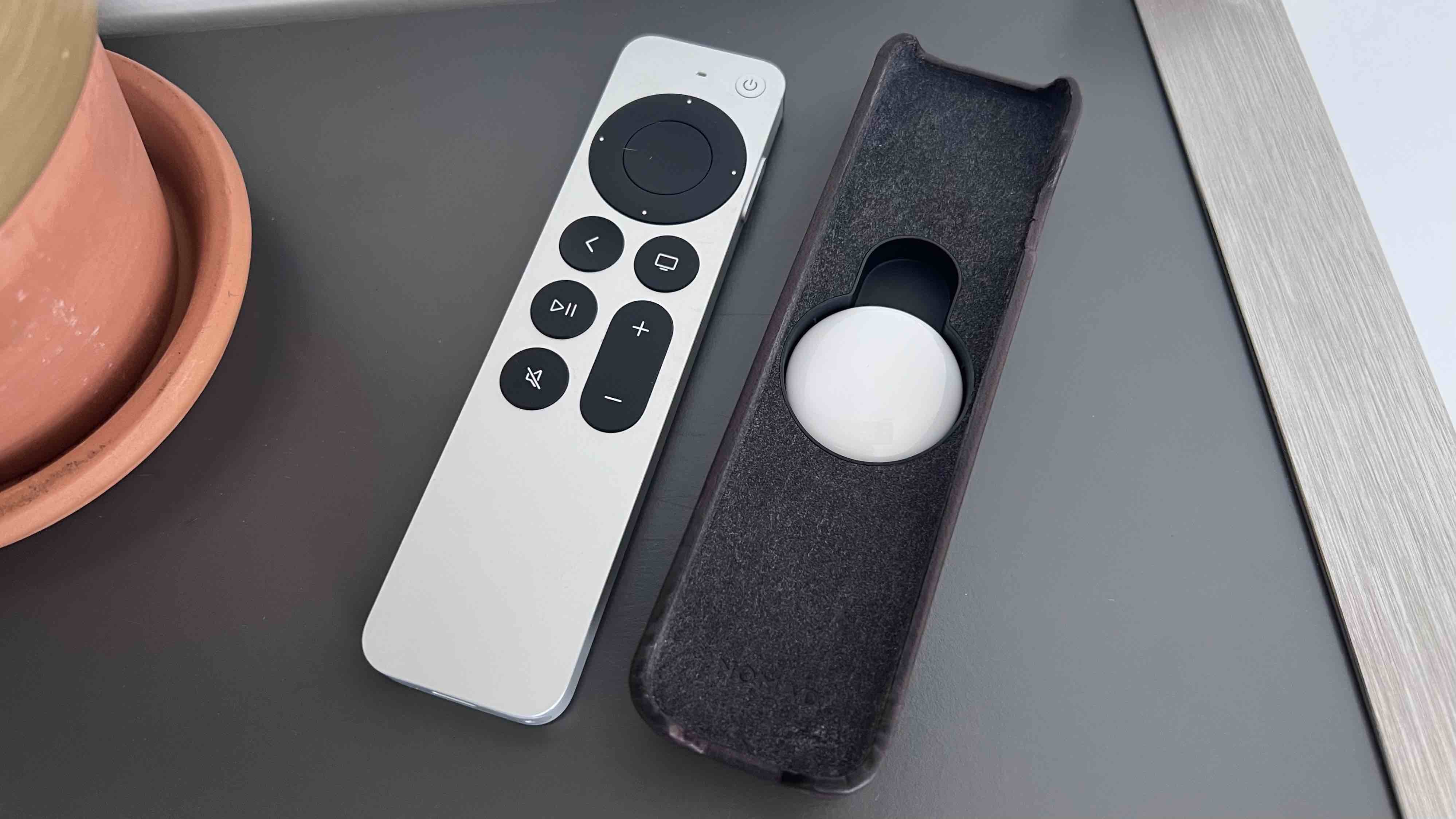 Leather Cover for Apple TV Remote with AirTag support – Review