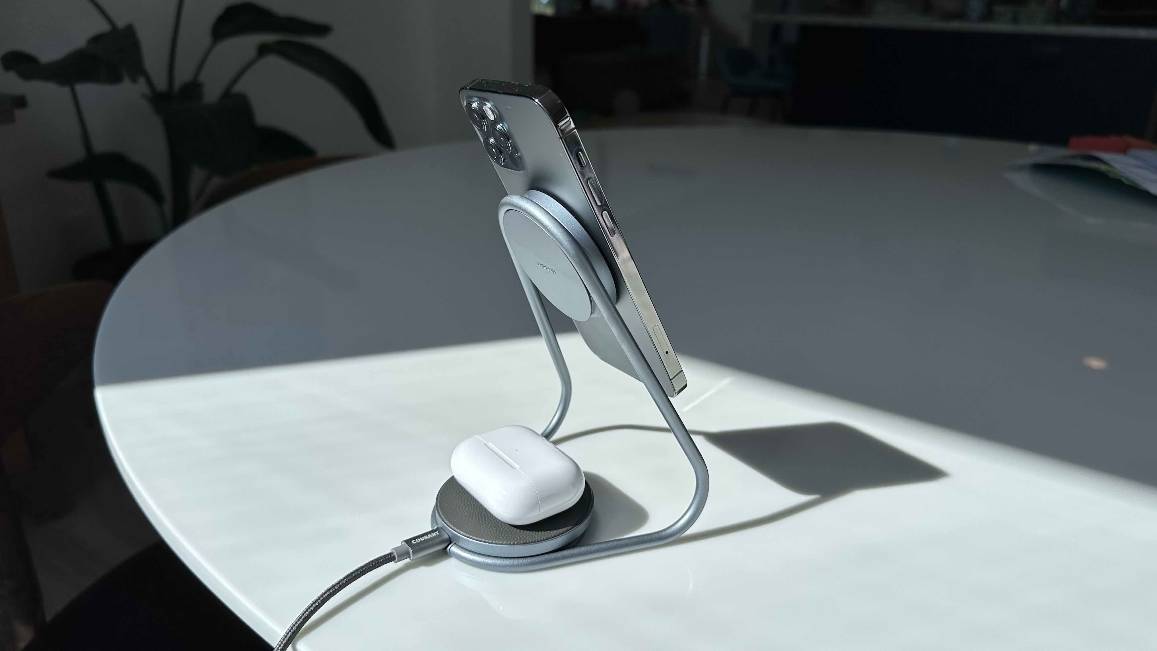 Courant MAG:2 sculptural dual-charger – Review - 9to5Mac