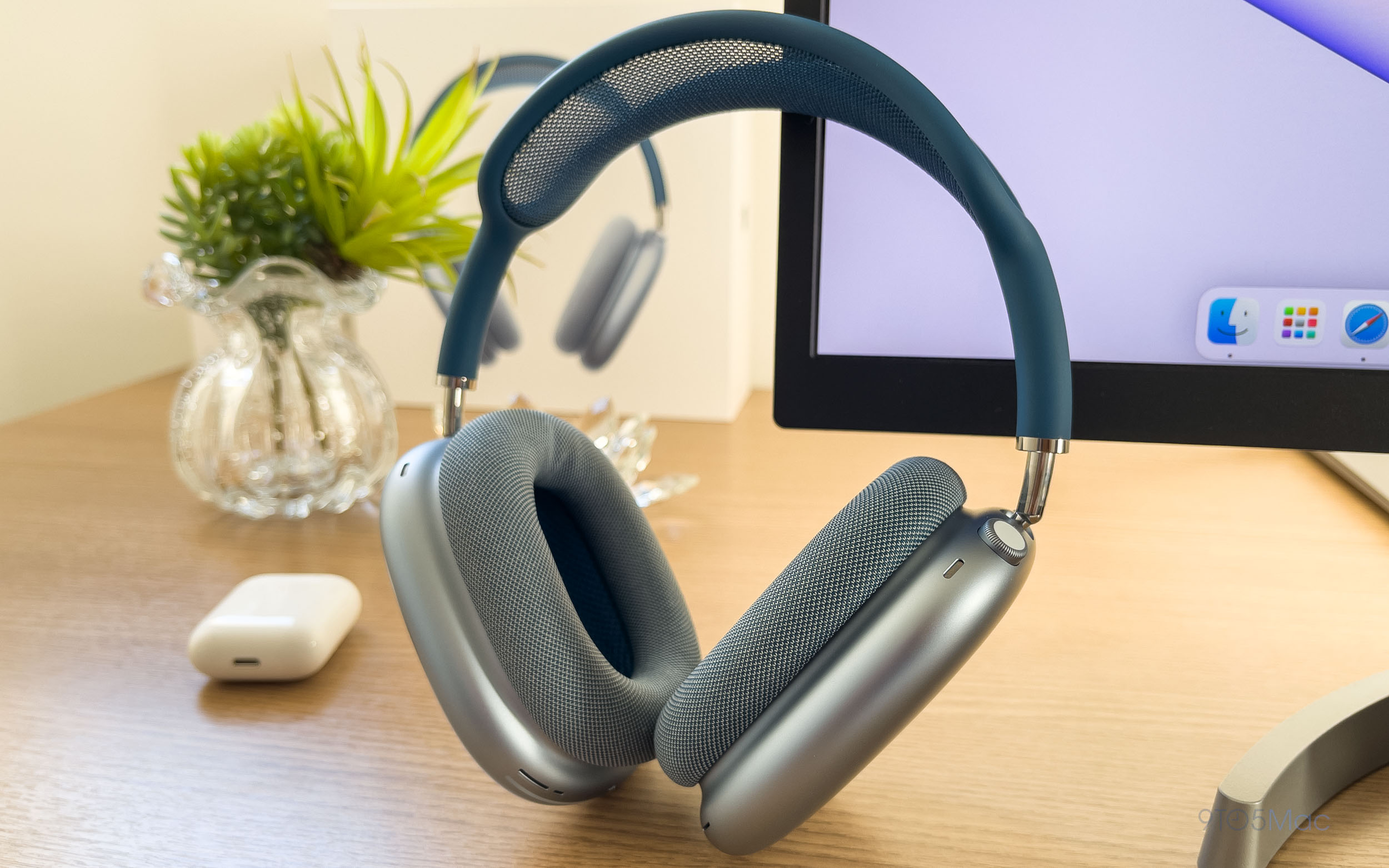 AirPods Max owners still complain about condensation issues