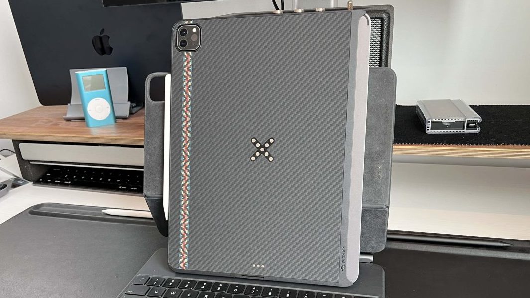 Wirelessly charge your iPad Pro