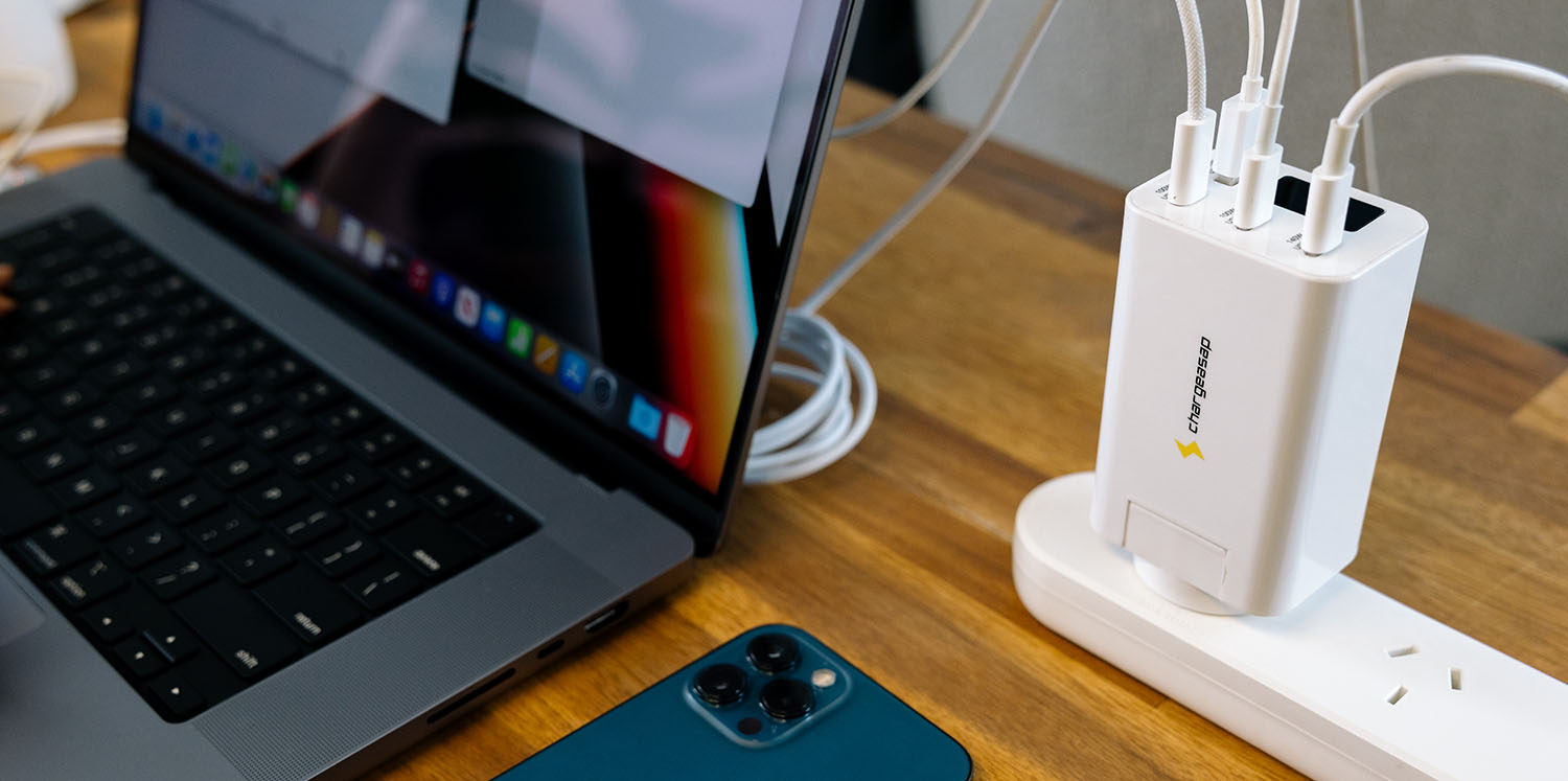 Chargeasap Zeus: 270W of international power in a tiny charger