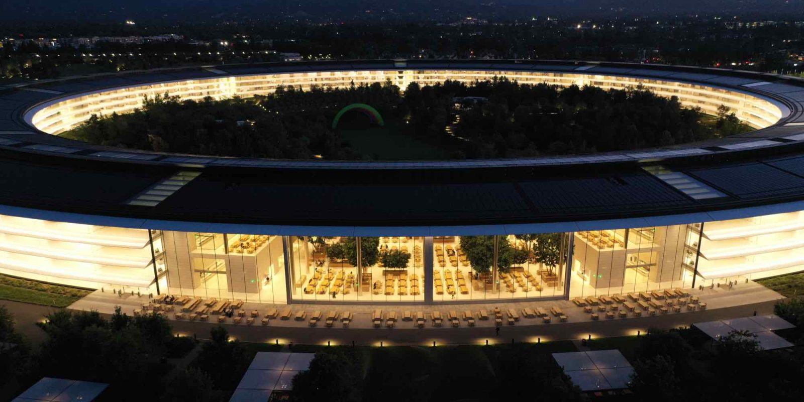 Apple’s leaked email about stopping leaks violated labor laws