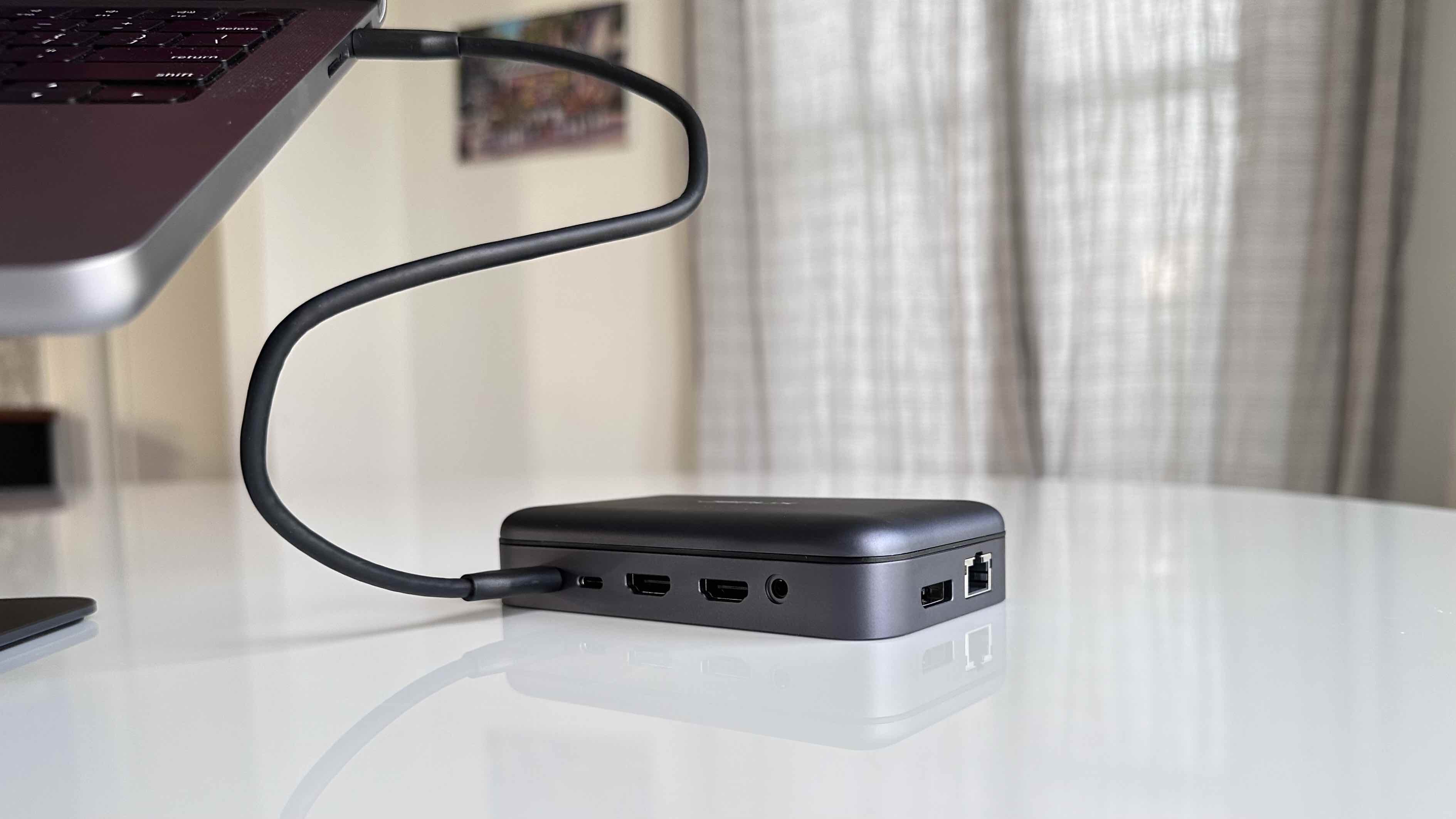 JSAUX OmniCase 2 Pro USB-C hub with organizer - 9to5Mac