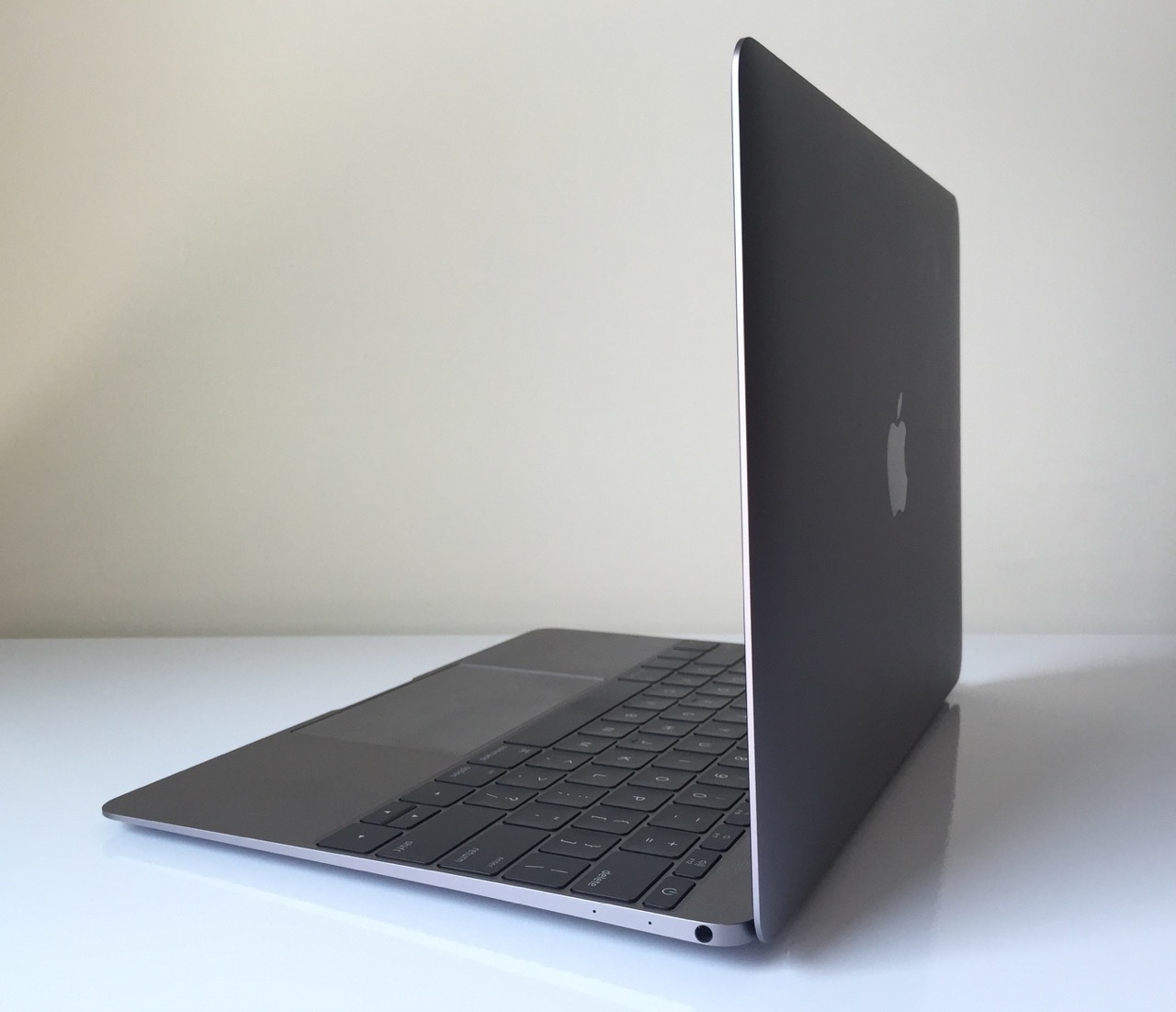 10 years later, the 12-inch MacBook remains undefeated in design - 9to5Mac