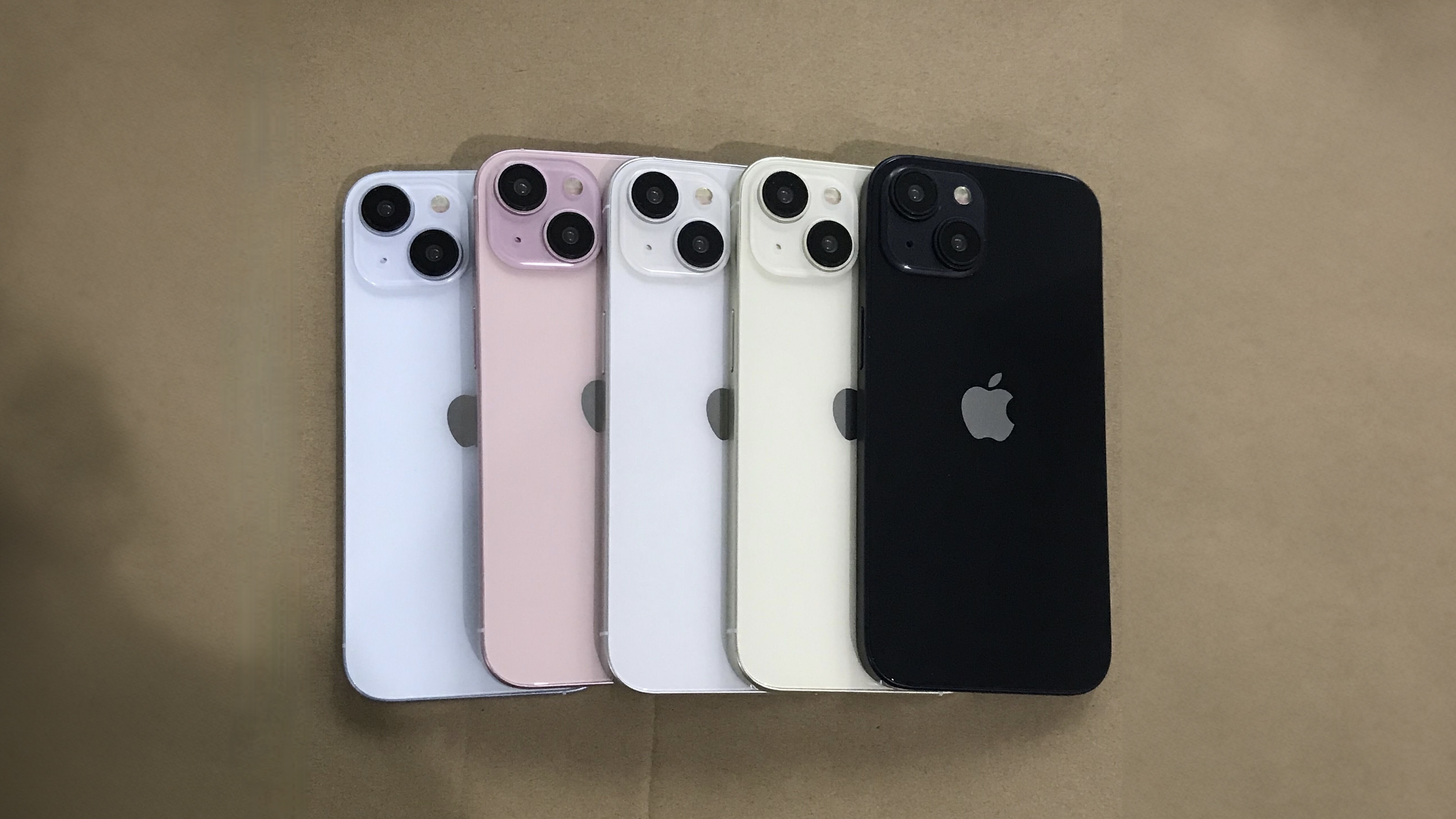 iPhone 15 and iPhone 15 Pro dummy units show off the most boring color ...