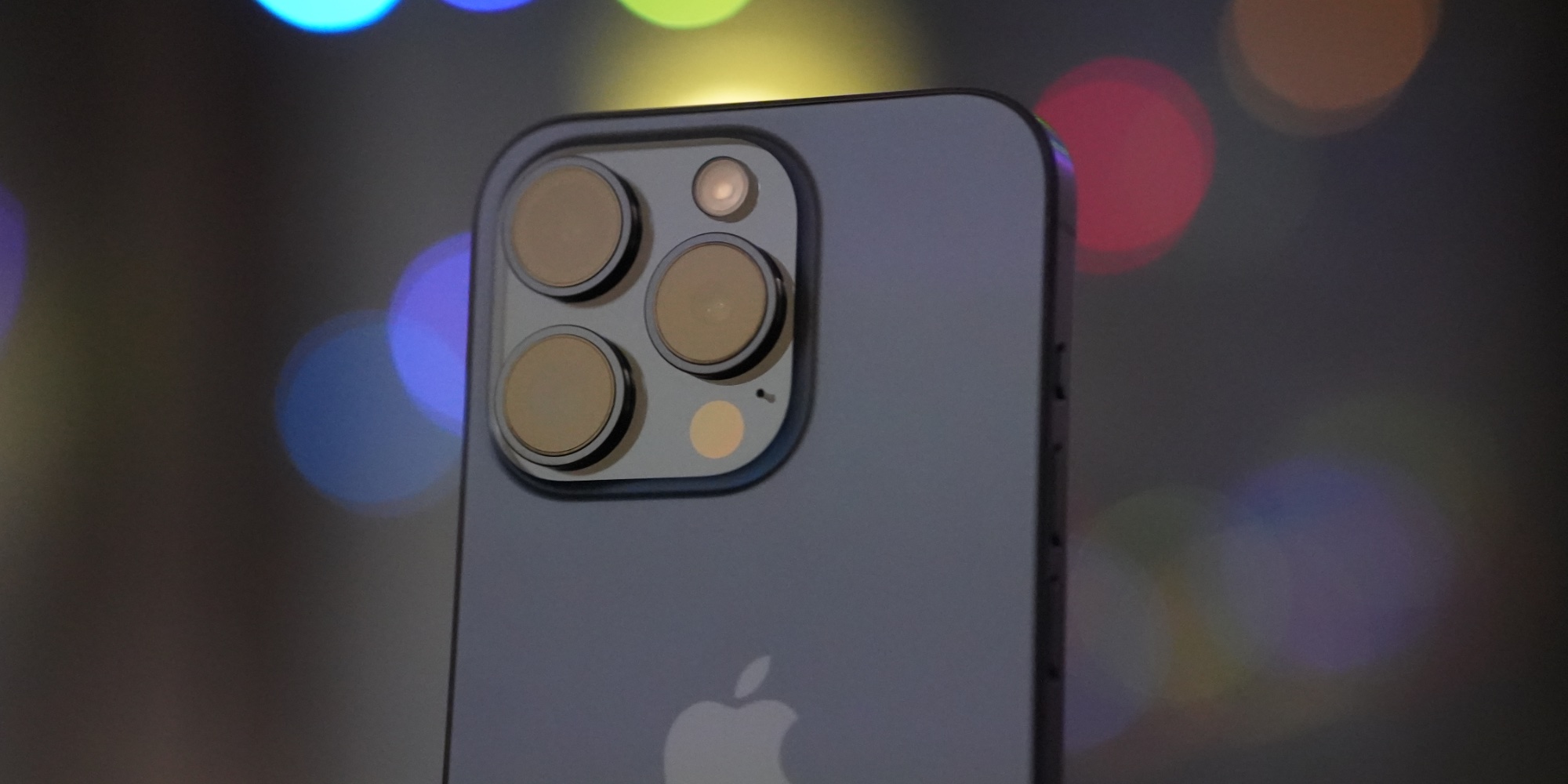 iPhone 15 Pro blue titanium hands-on impressions