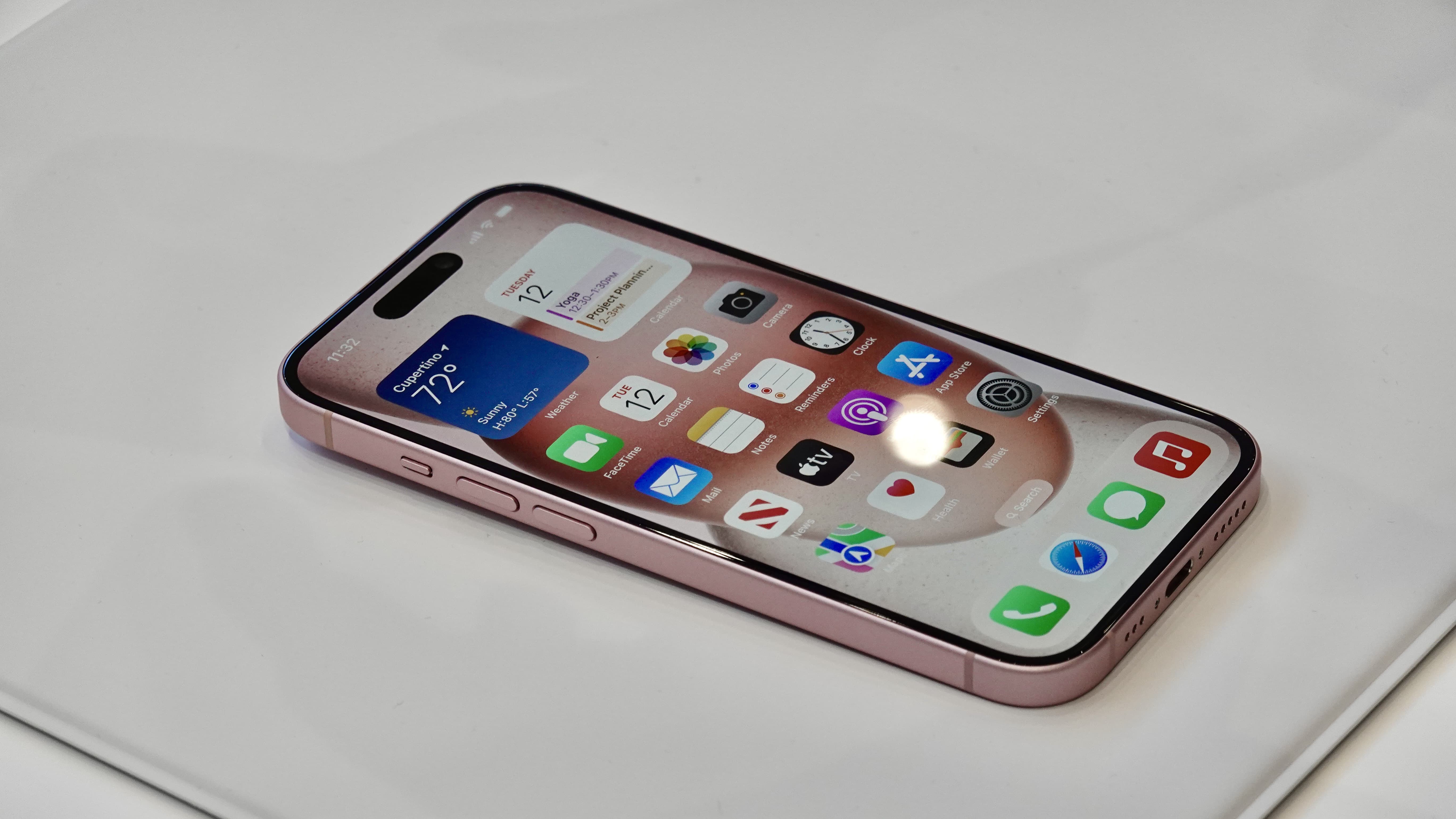 iPhone 15 pre-orders now live: Pricing, USB-C, deals, and more - 9to5Mac