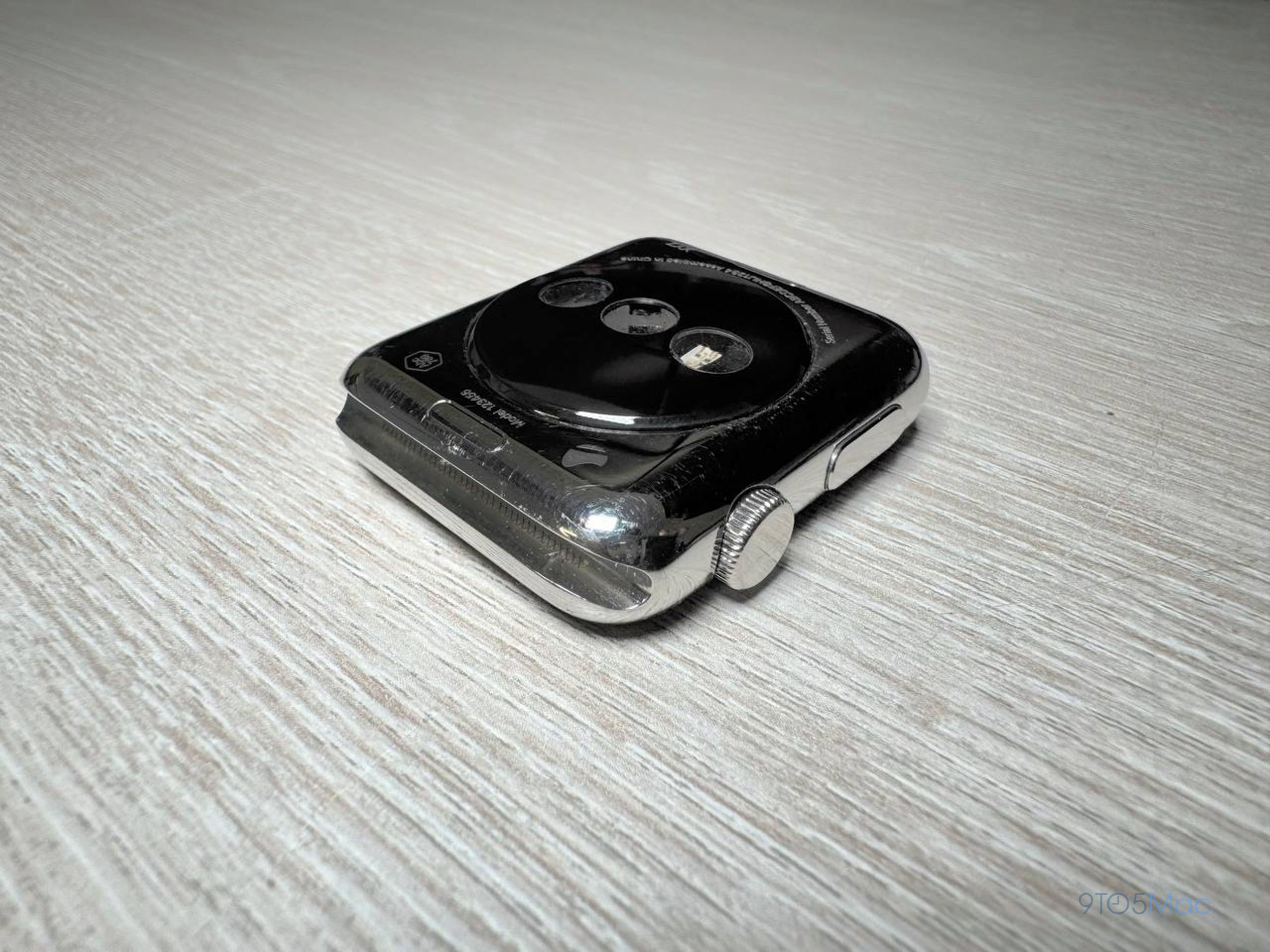 A look at one of the earliest pre-production Apple Watch prototypes