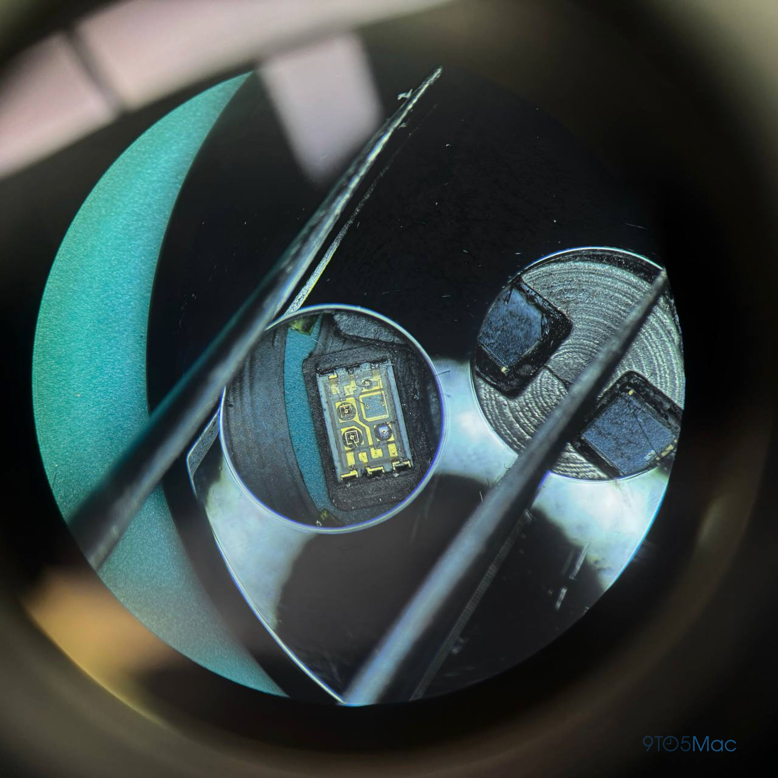 A look at one of the earliest pre-production Apple Watch prototypes