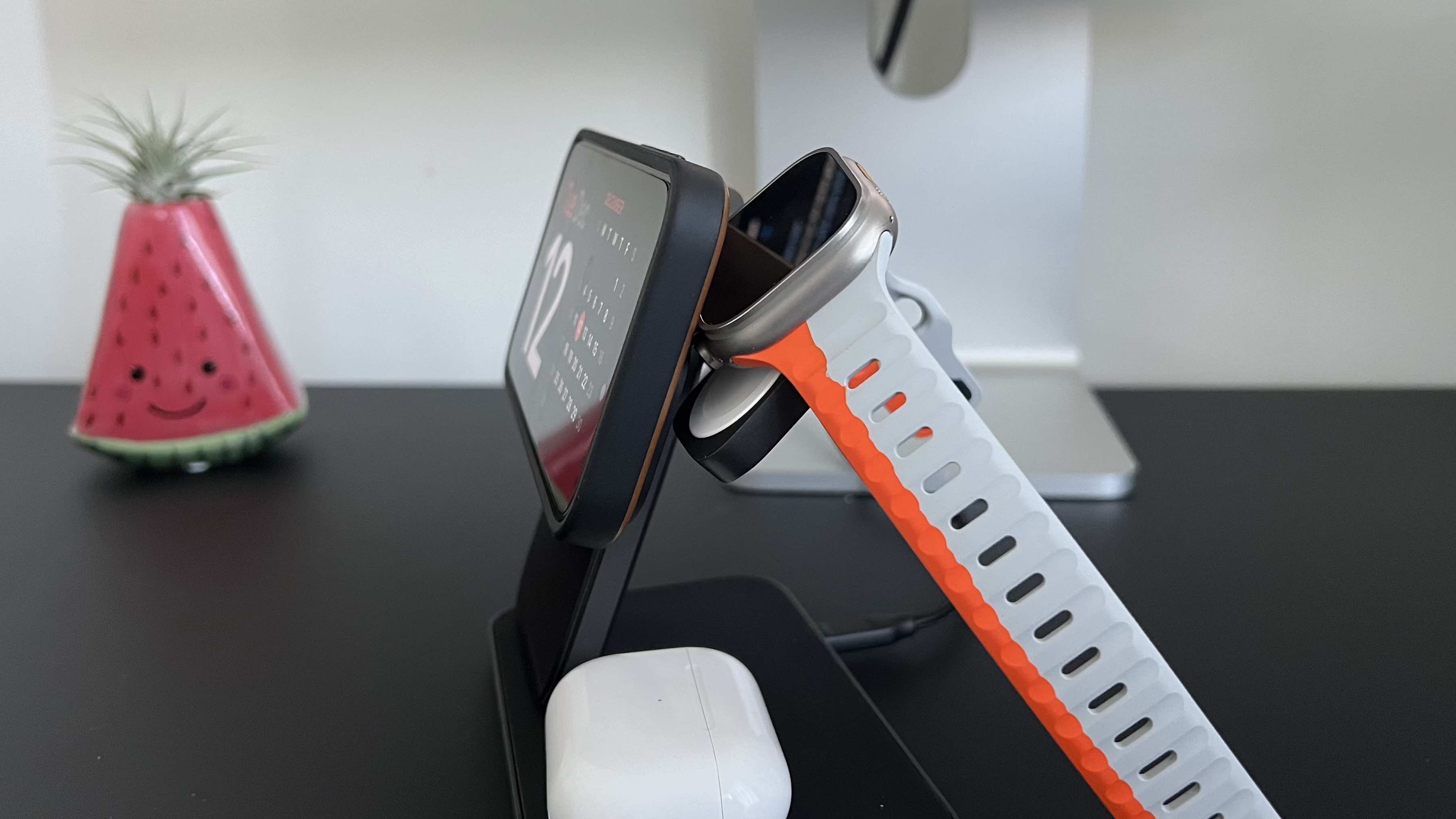 Nomad launches premium Stand One Max with MagSafe and Apple Watch fast ...