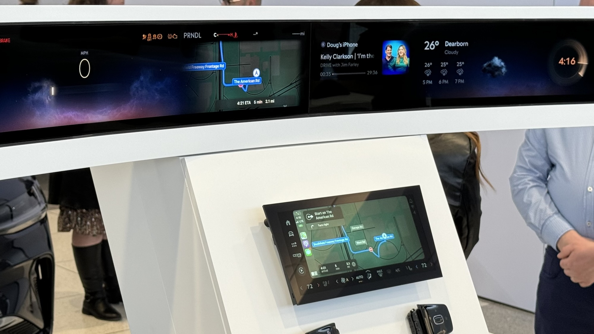 Hands-on: Ford debuts new in-car digital platform with dual-screen ...