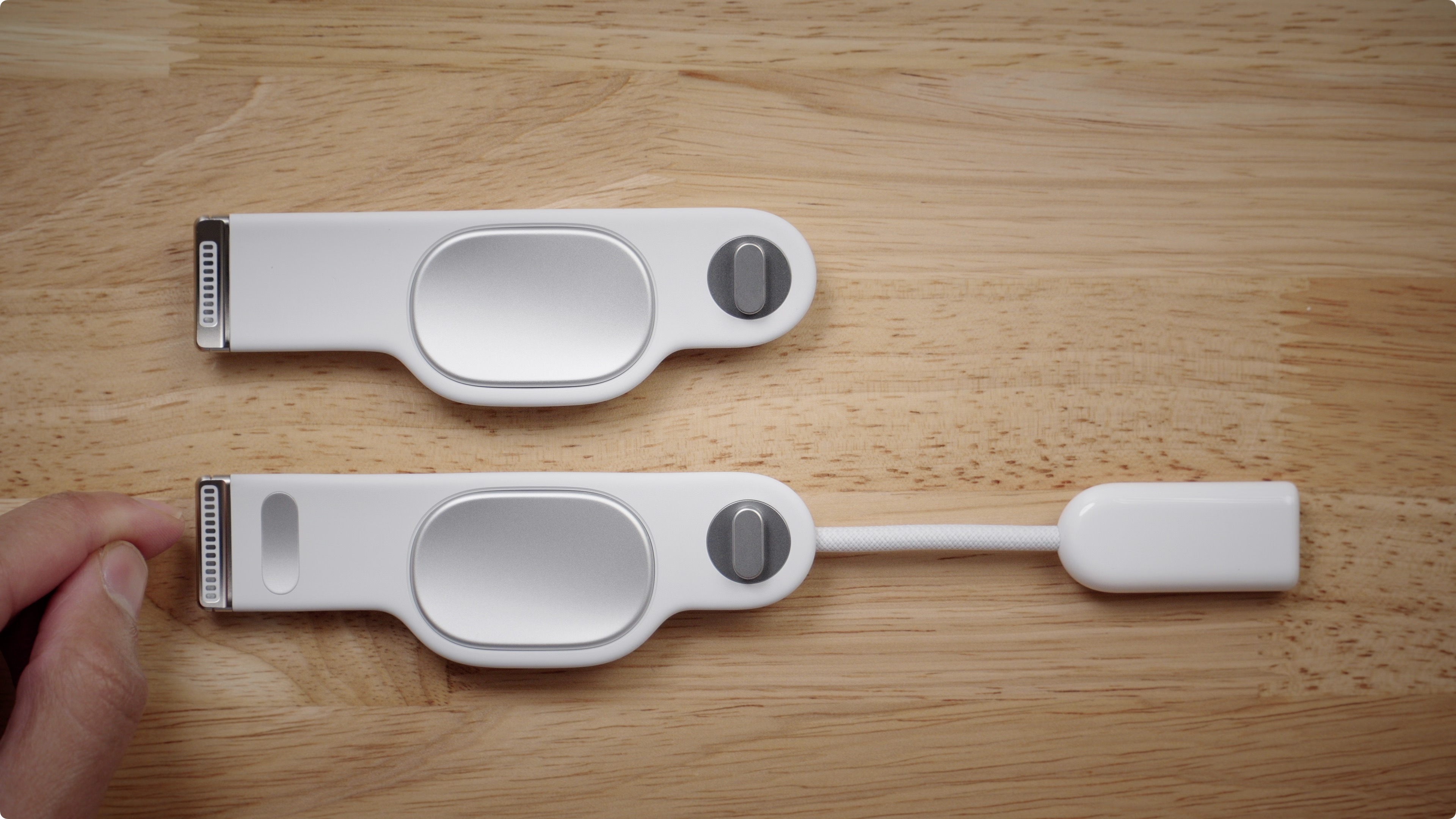 Apple Vision Pro is Thunderbolt capable with the Developer Strap - 9to5Mac