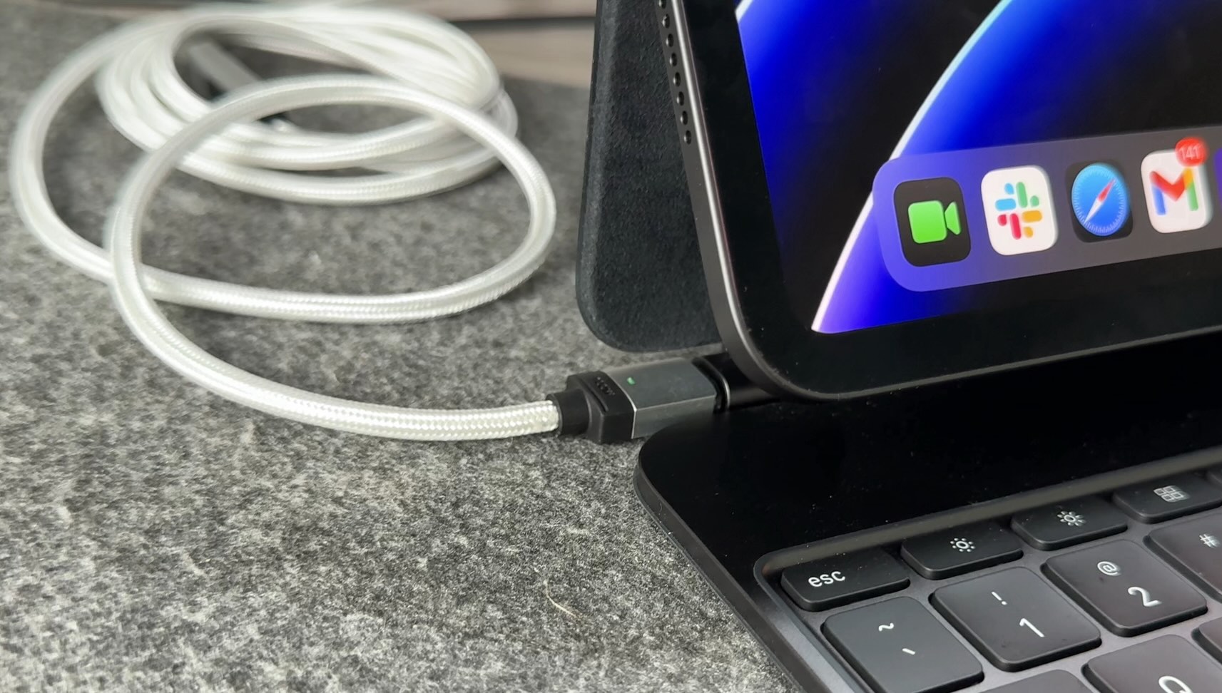 Connect Pro: World's first 100W magnetic USB cable with LED power ...