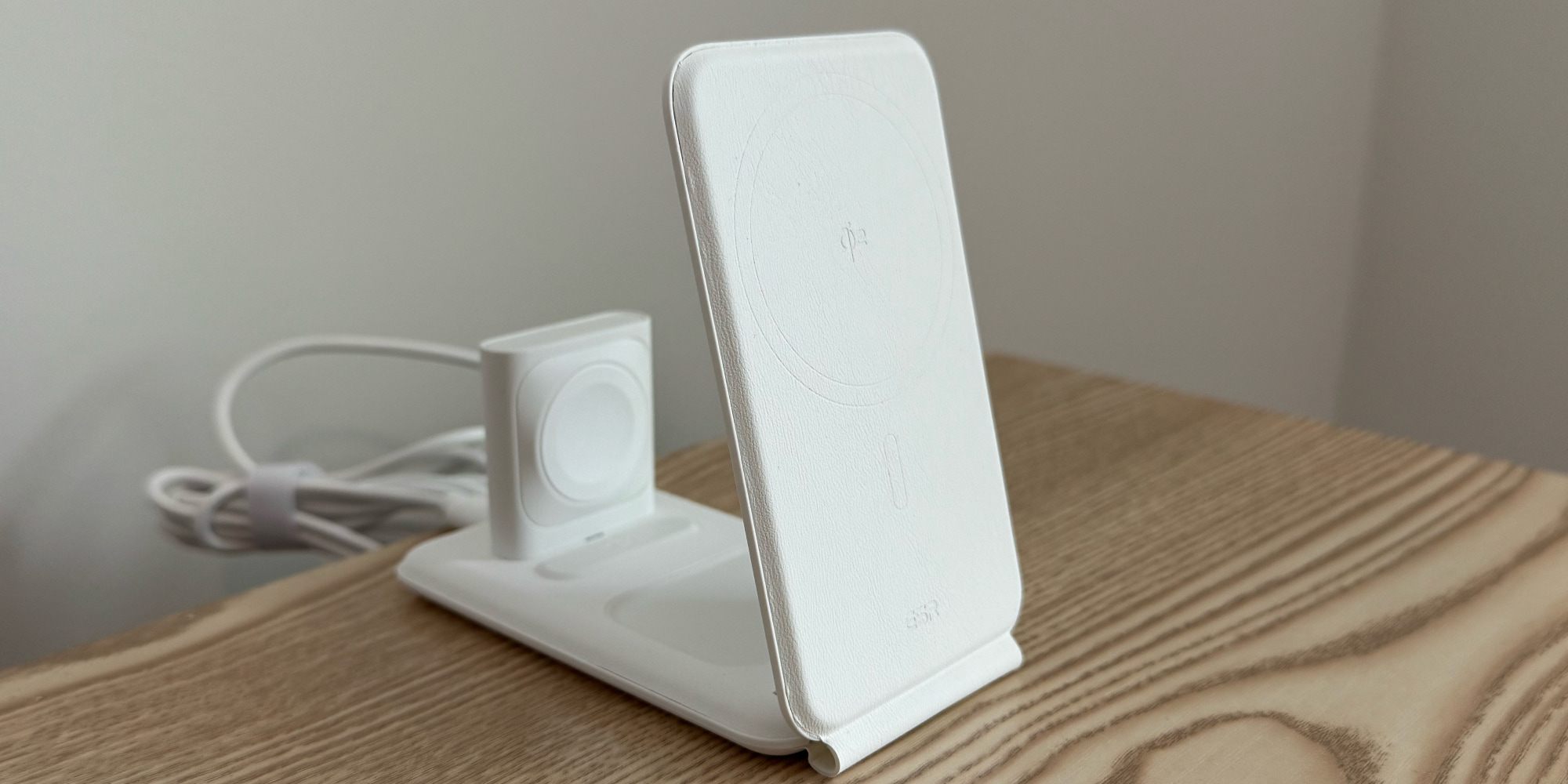 Hands-on: This 3-in-1 iPhone Qi2 charger brings MagSafe benefits - 9to5Mac