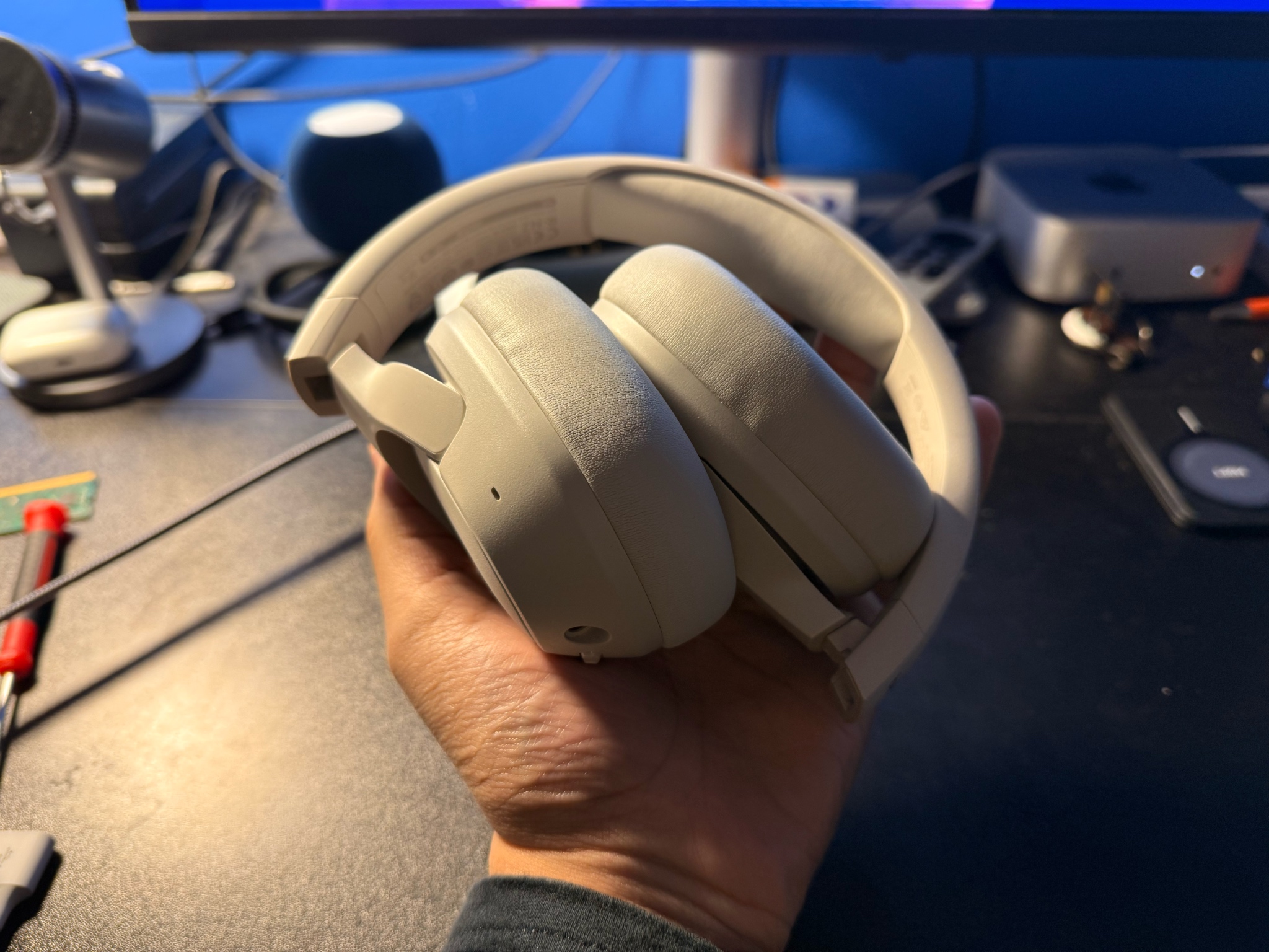 Belkin SoundForm Isolate review: good noise cancelling headphones for ...