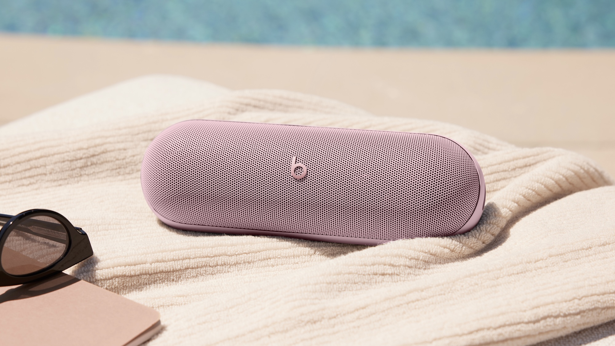 Beats debuts two new colors for its best-selling Beats Pill speaker ...