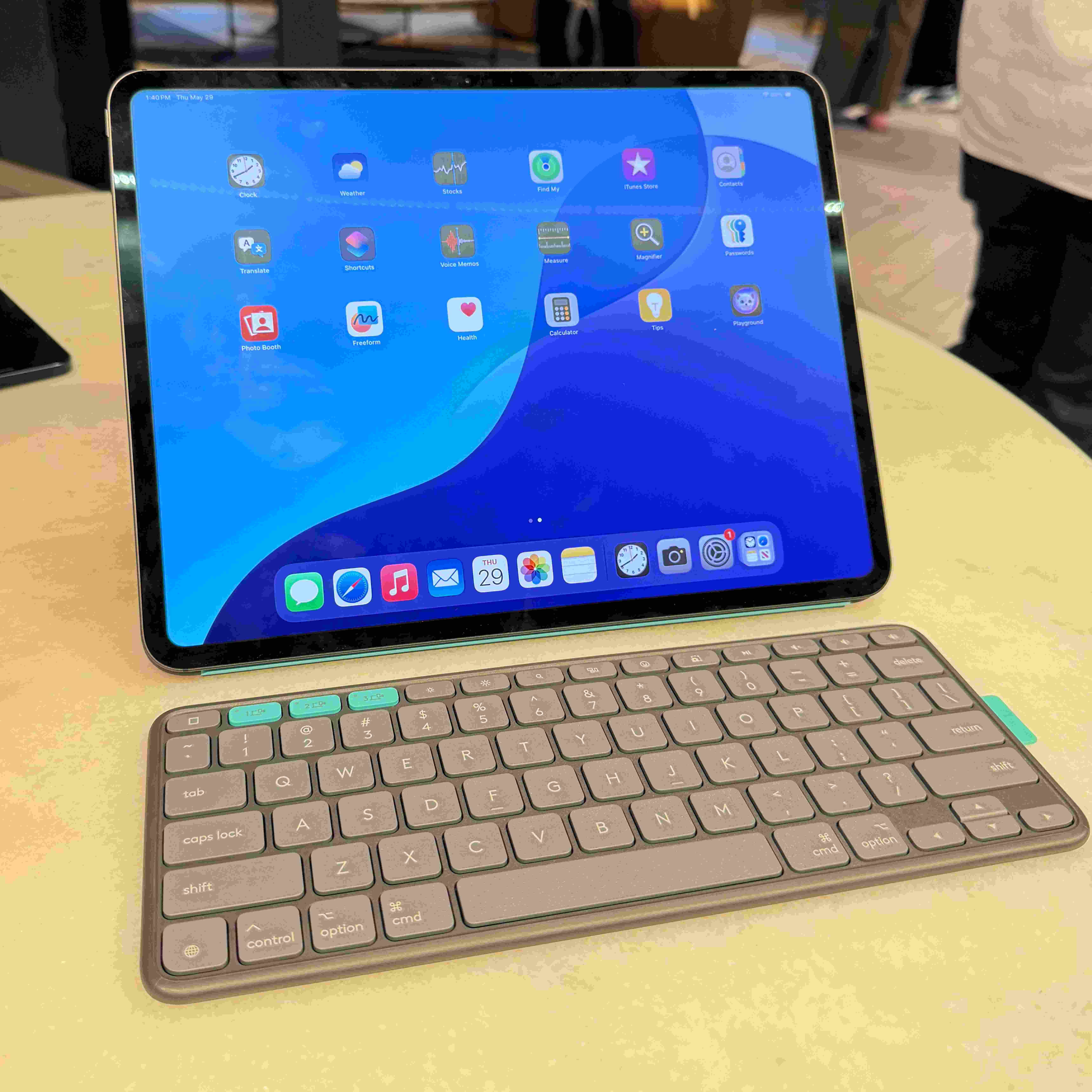 Logitech's new iPad keyboard was purpose-built for portability - 9to5Mac