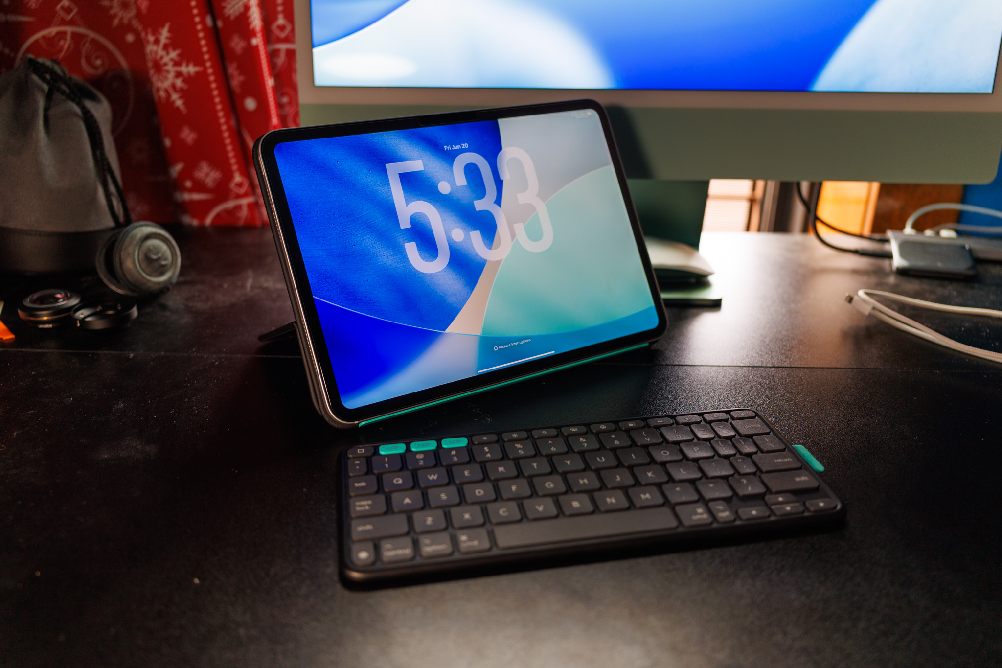 Review: Logitech Flip Folio is a fun new iPad keyboard case, if you're ...
