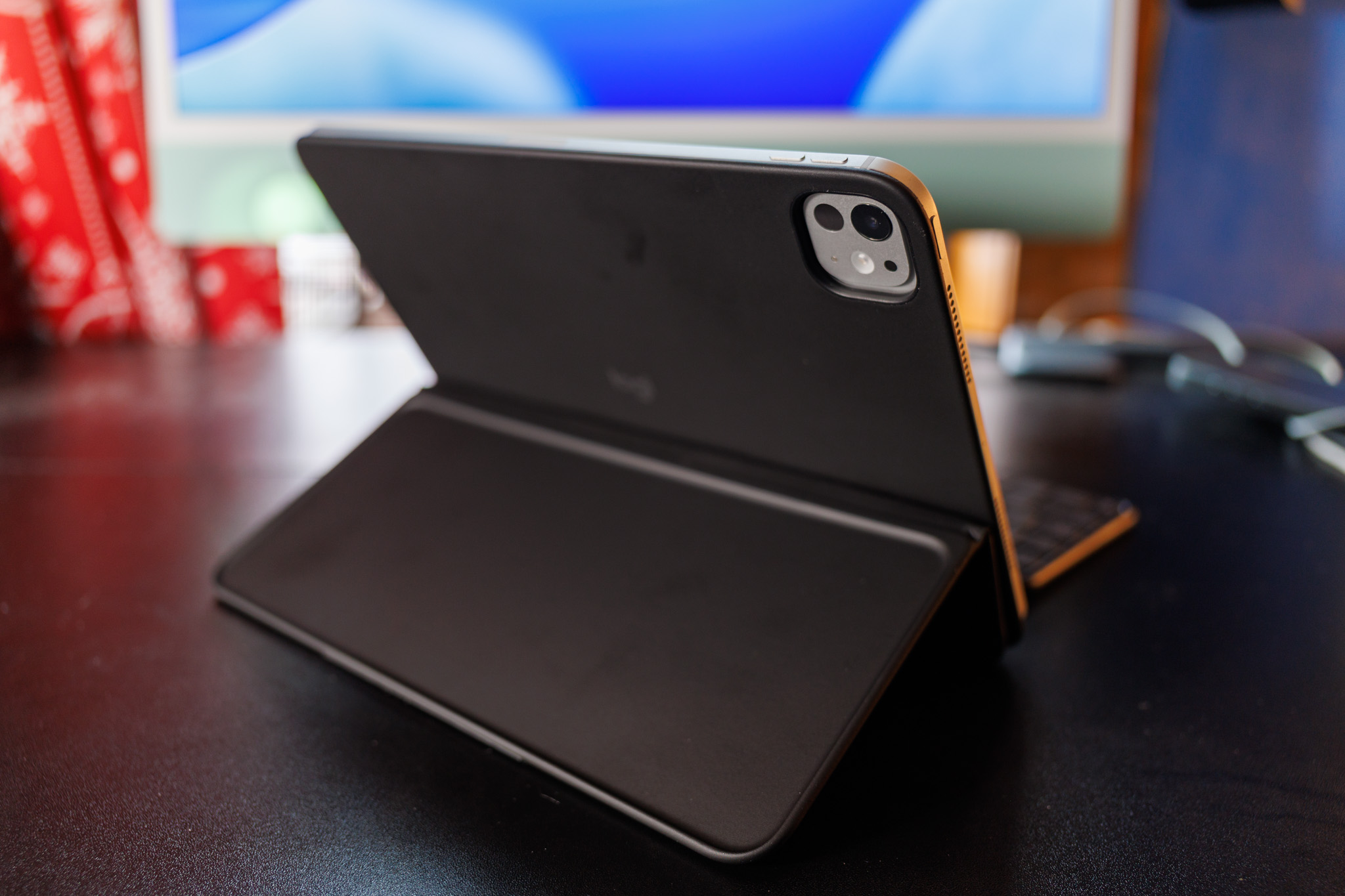 Review: Logitech Flip Folio is a fun new iPad keyboard case, if you're ...