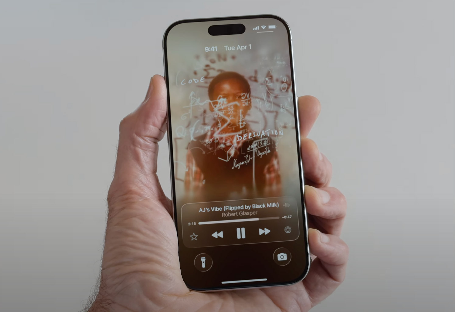 iOS 26 brings Liquid Glass to the lock screen with spatial animations ...