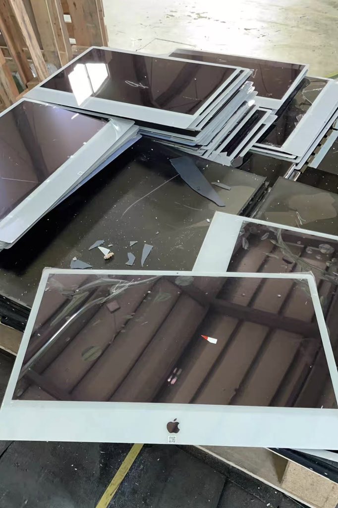 Leaked prototype reveals M1 iMac almost had an Apple logo on its chin ...