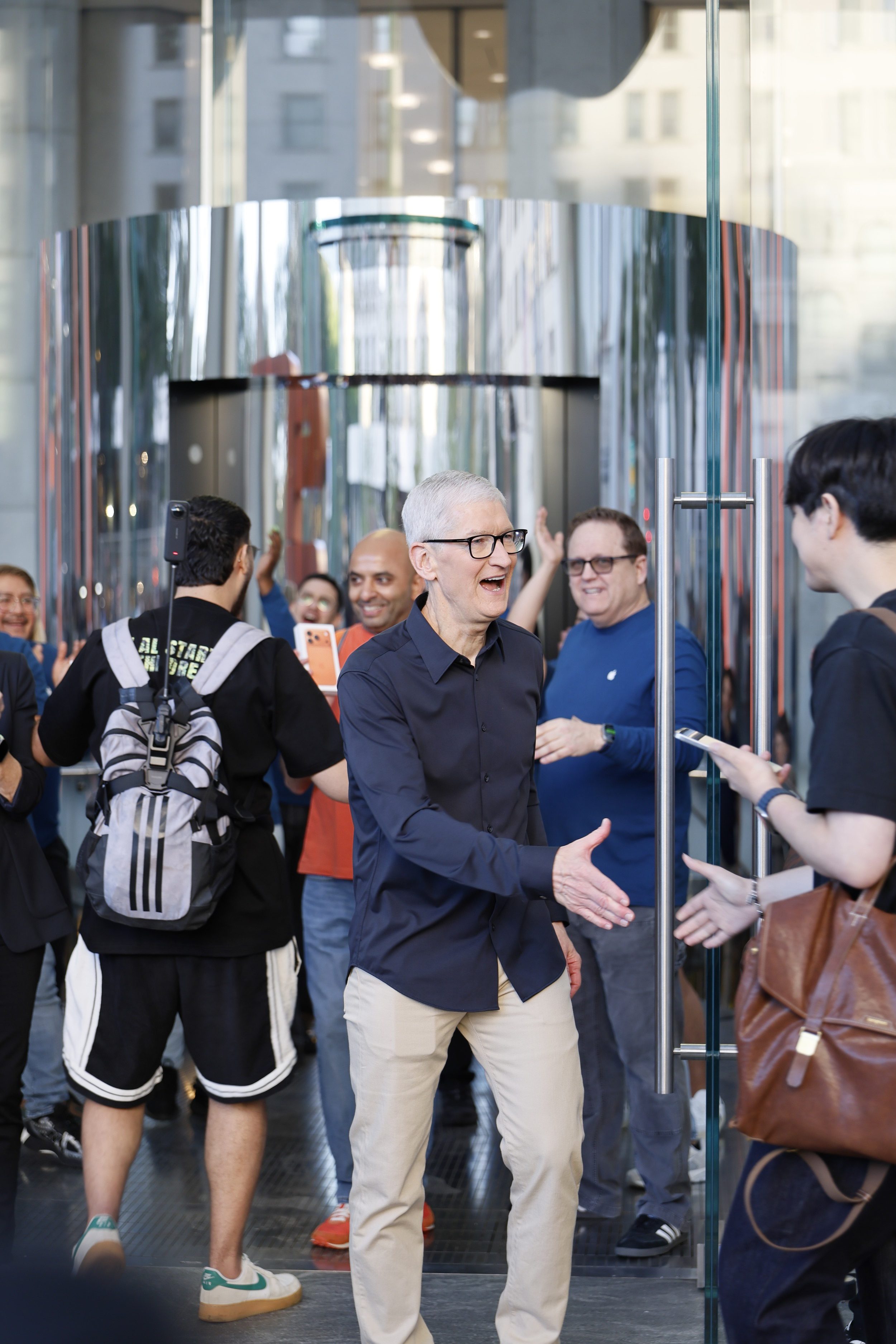 Apple execs celebrate iPhone 17, iPhone Air, and more at Fifth Avenue ...