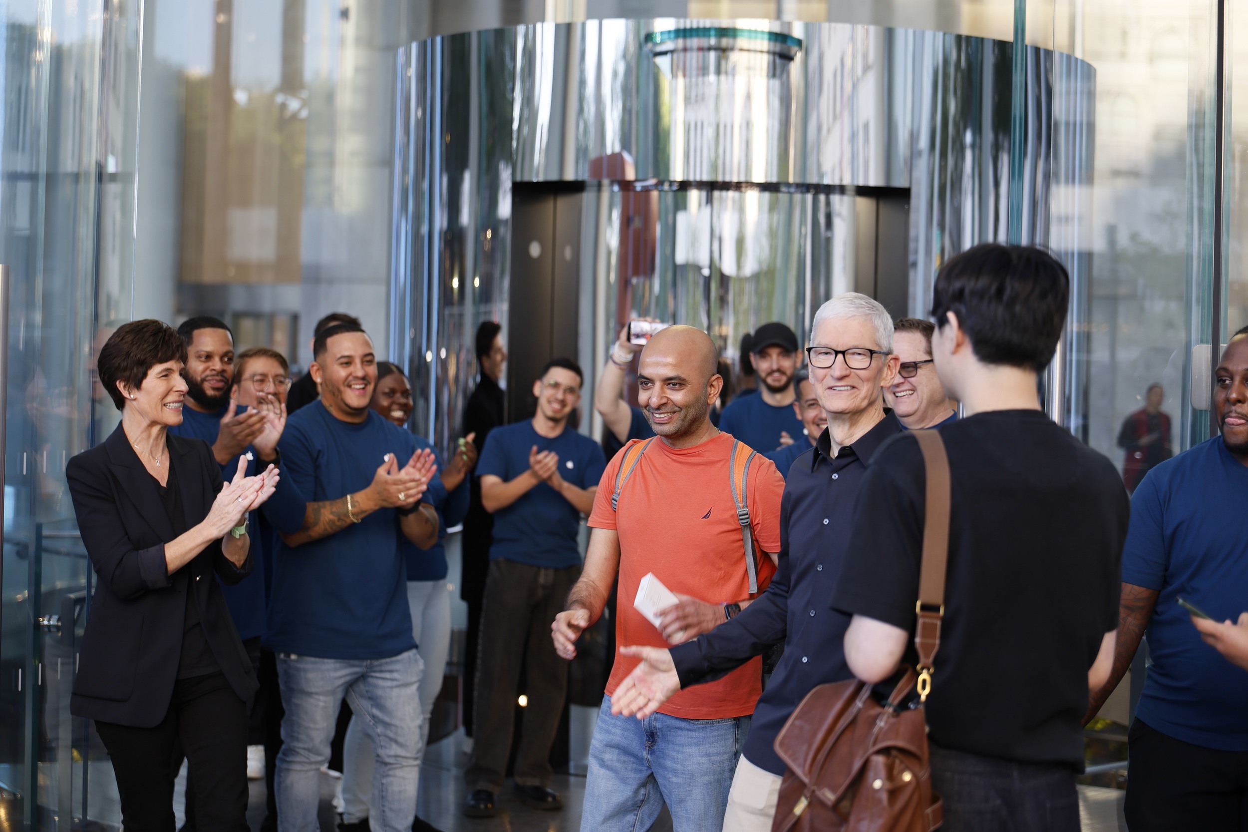 Apple execs celebrate iPhone 17, iPhone Air, and more at Fifth Avenue ...