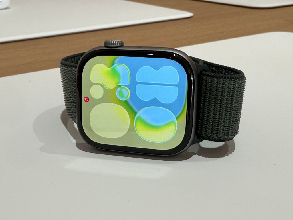 Hands-on with Apple Watch Ultra 3 and AirPods Pro 3 - 9to5Mac