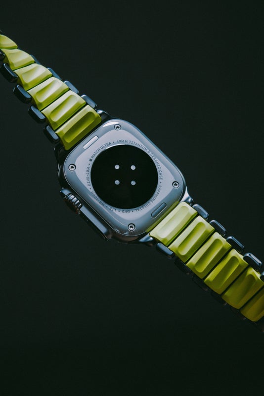 Nomad debuts Stratos, a new hybrid titanium Apple Watch band - 9to5Mac