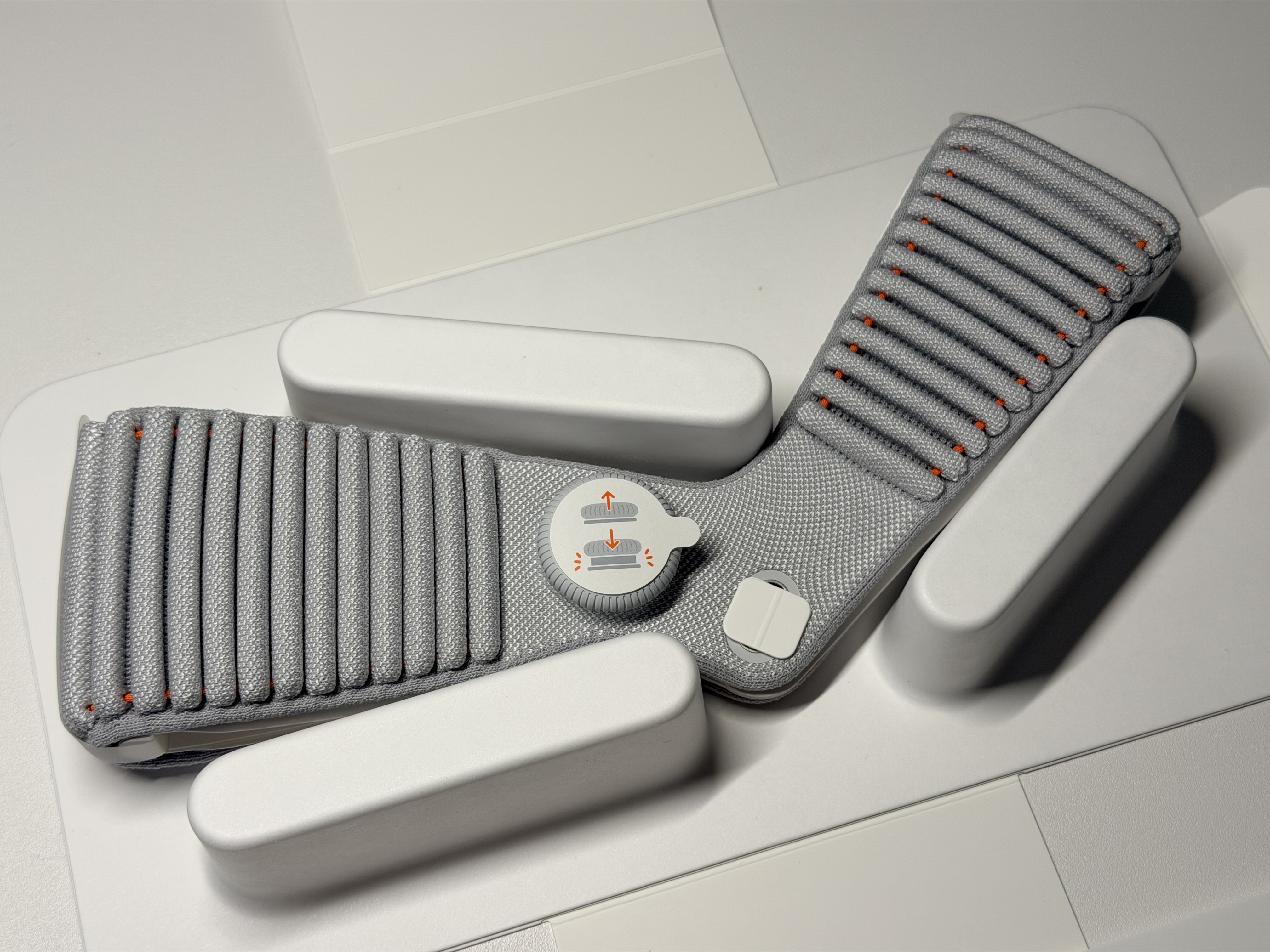 Hands-on: Dual Knit Band can make your old Apple Vision Pro feel new ...