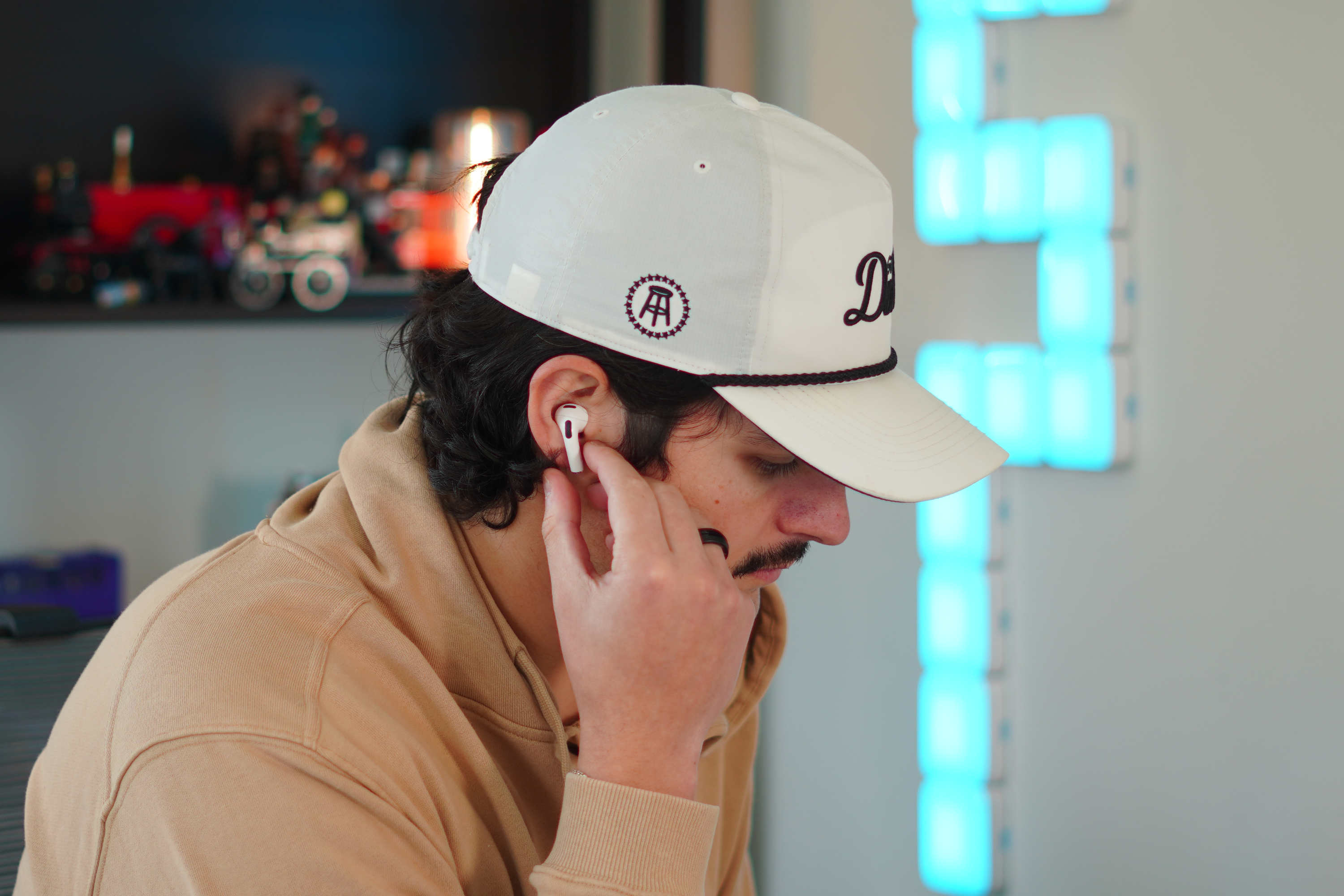 AirPods Max 2 vs Pro 3: Which should you actually buy? - 9to5Mac